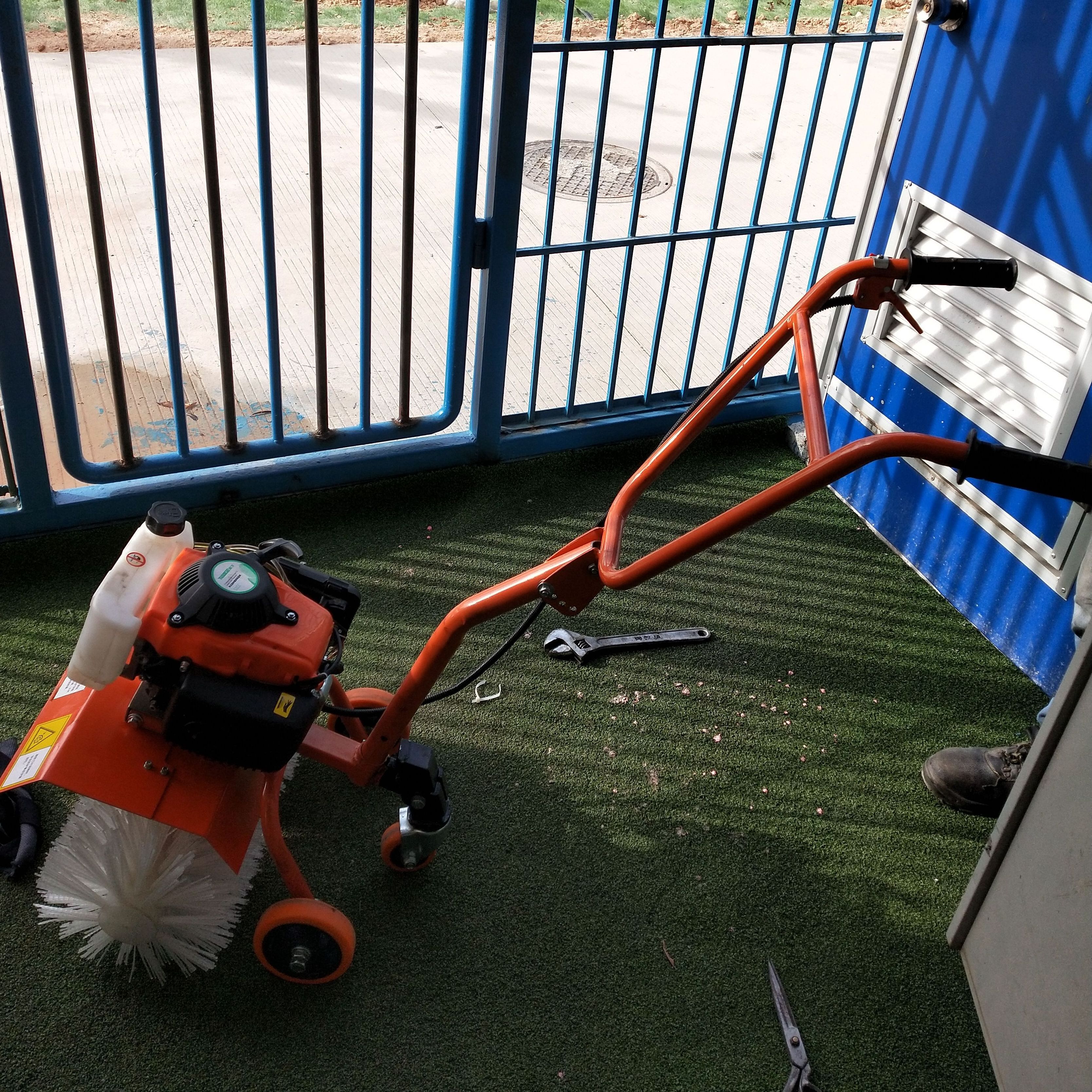 Artificial grass brushing machine power brush for synthetic turf ...