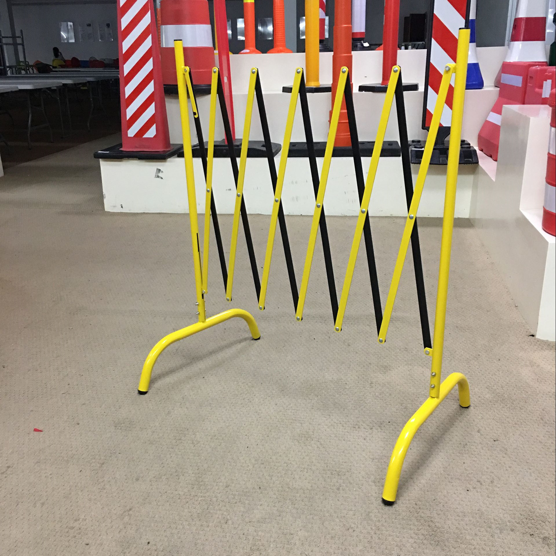 Benc Expandable Metal Retractable Fast Blocking Folding Safety Traffic ...