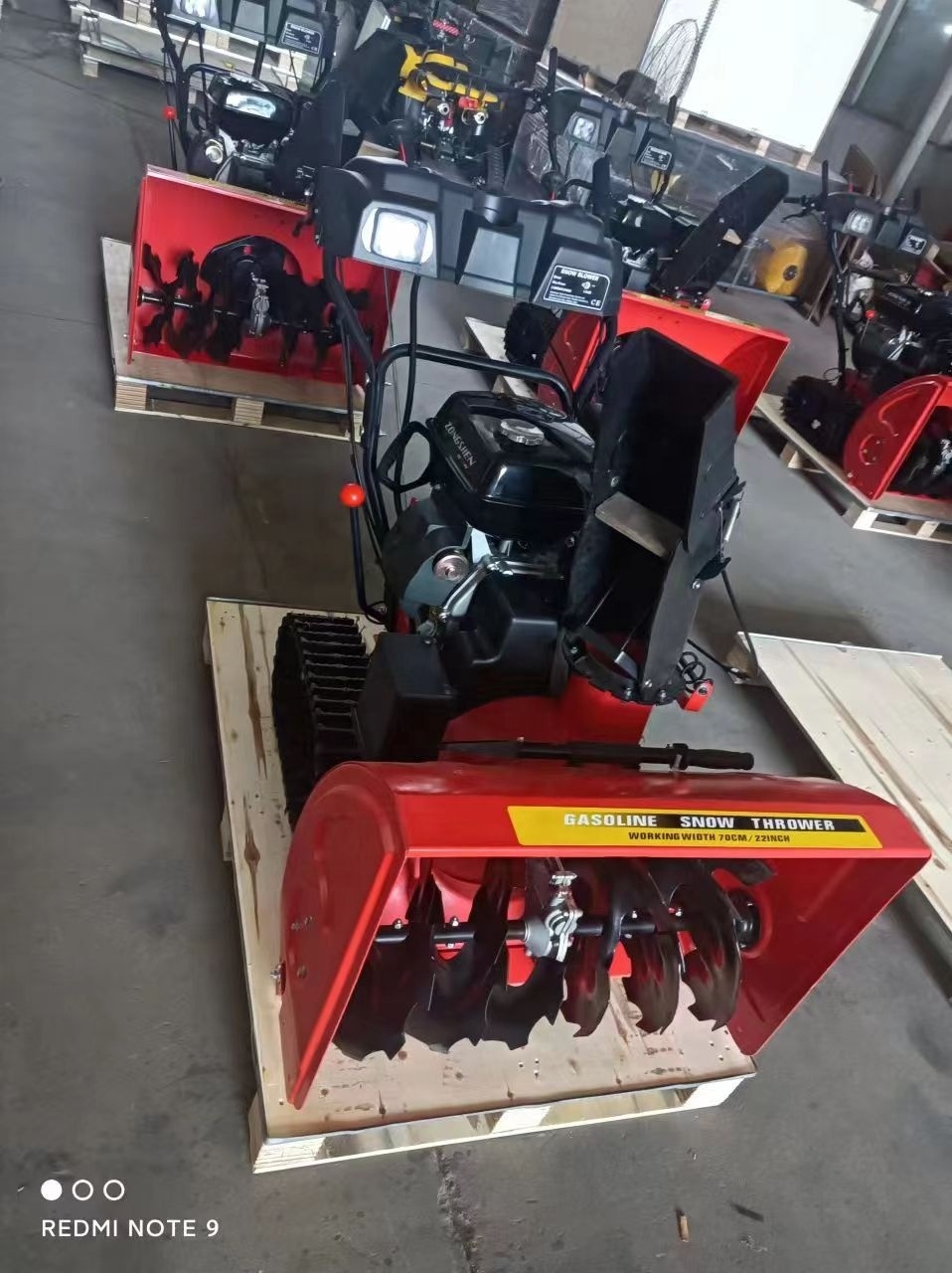 Cheap 13HP snow blower with Loncin engine,track walk and 71cm working ...