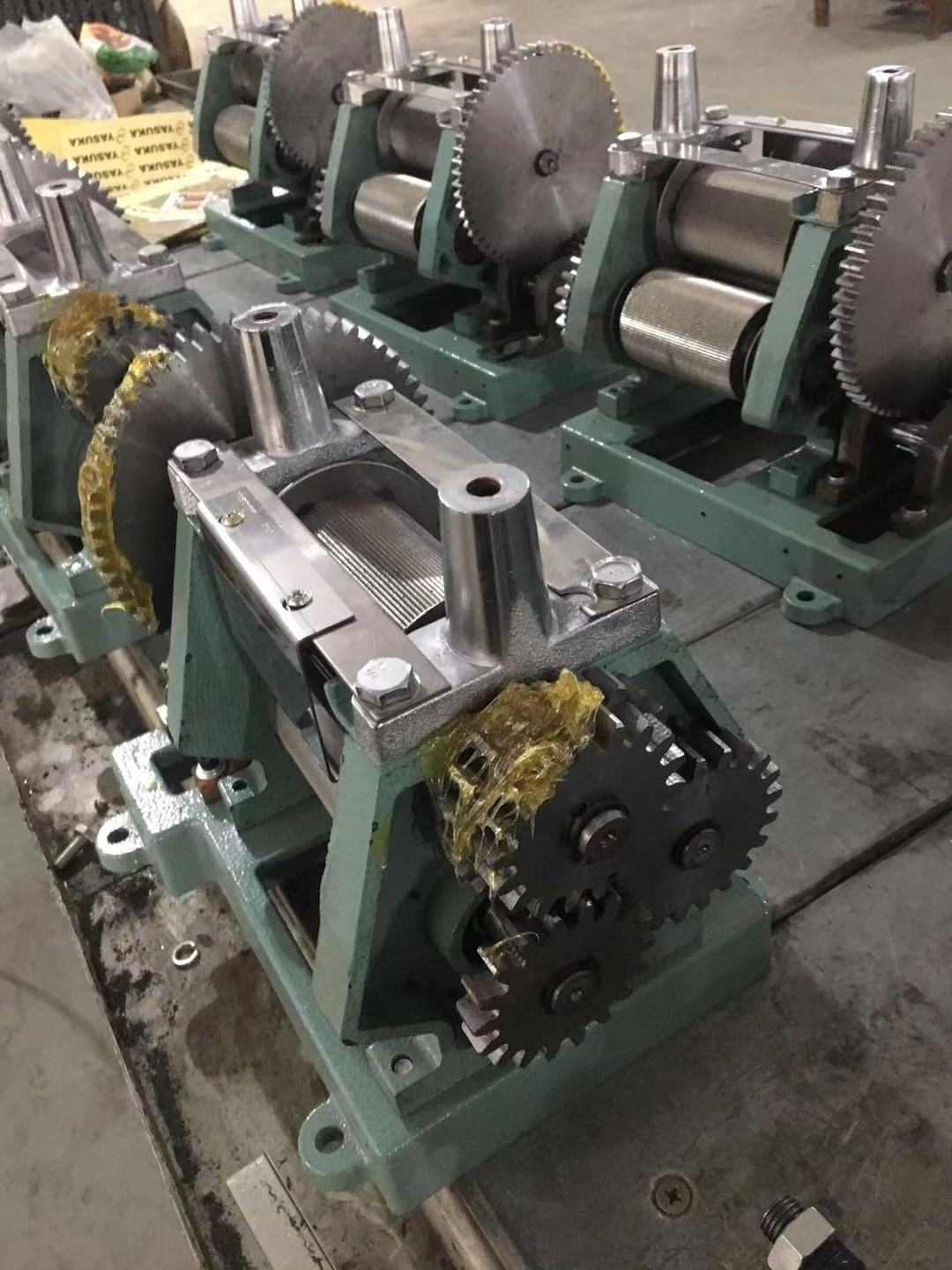 sugar cane juice squeezer/sugar cane squeezing machine/sugarcane ...