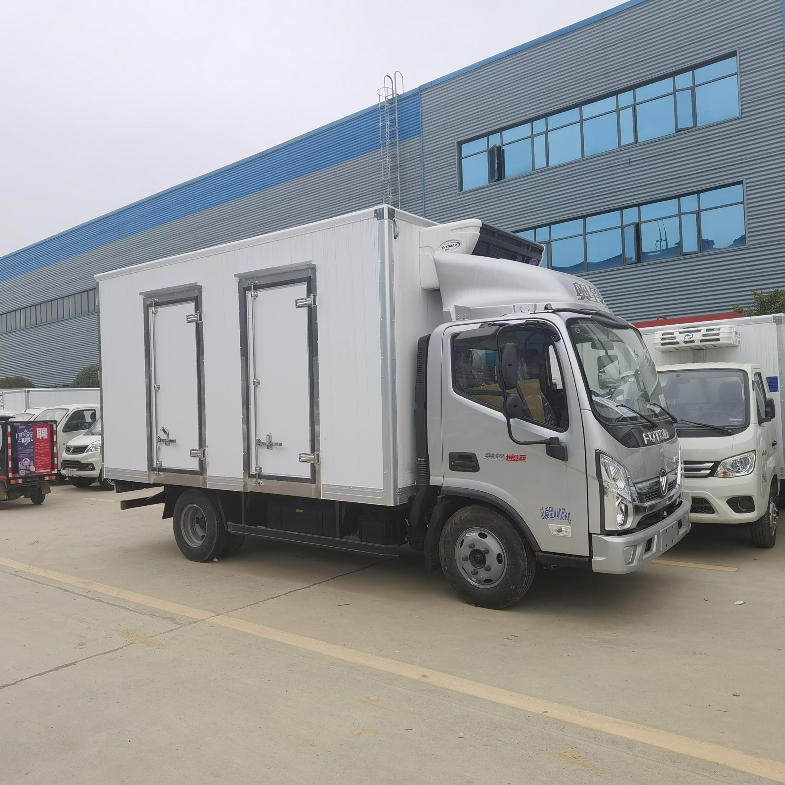 Foton Frozen food van truck 4x2 drive refrigeration van box truck ...