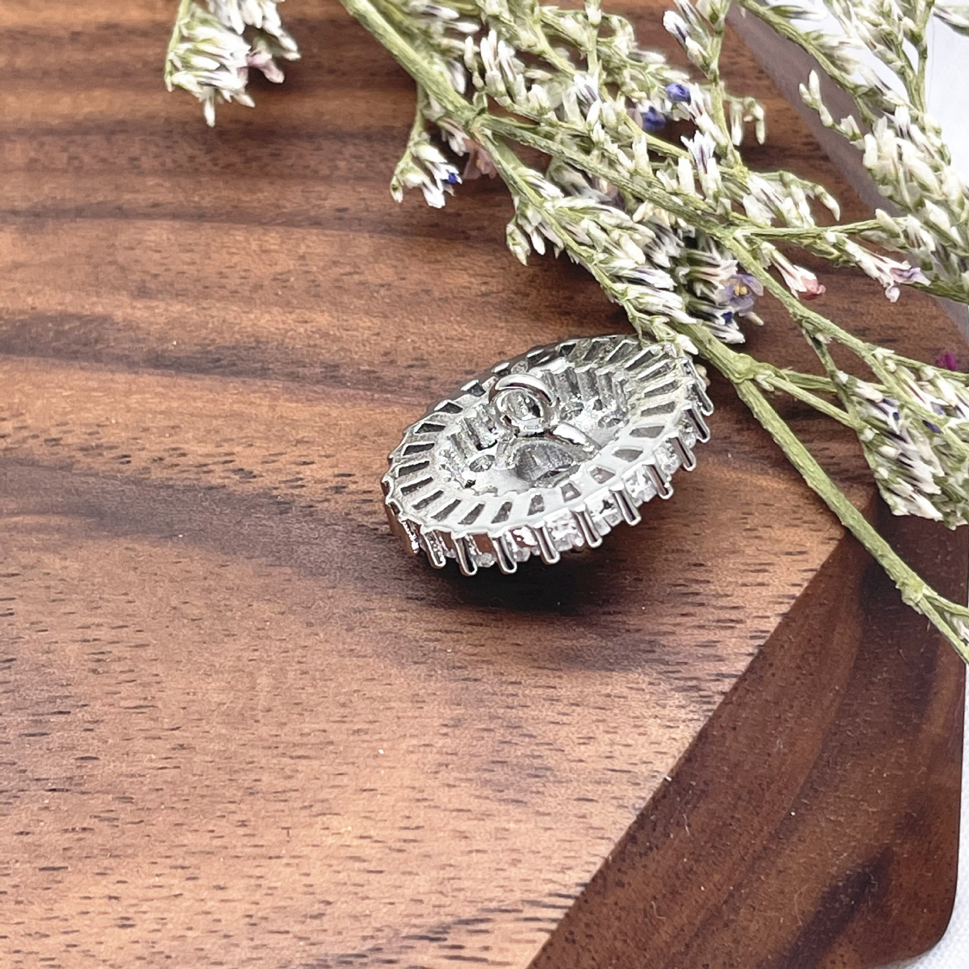 Wholesale decorative buttons store