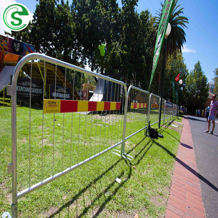 Galvanized mobile temporary barricade road safety traffic control ...