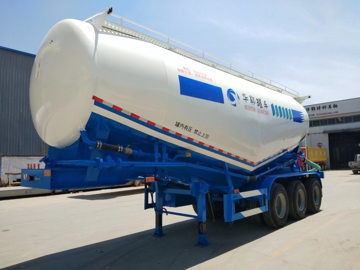 3 Axles Bulk Silo Carrier 30-65Cbm 60 Ton Powder Bulk Cement Tank ...