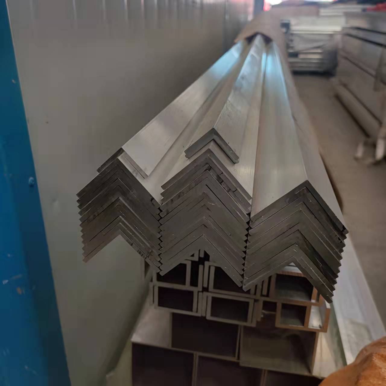 Factory Supply Steel Angle 304 Stainless Steel Angle Steel 316 316L ...