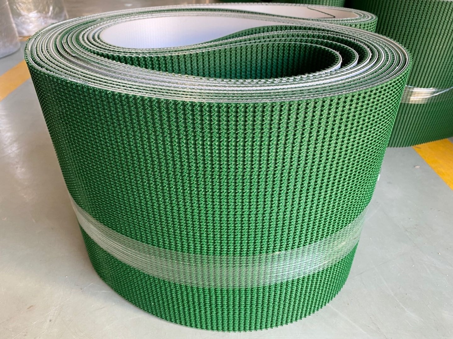 green rough top belt conveyor belt for truck loading unloading conveyor ...