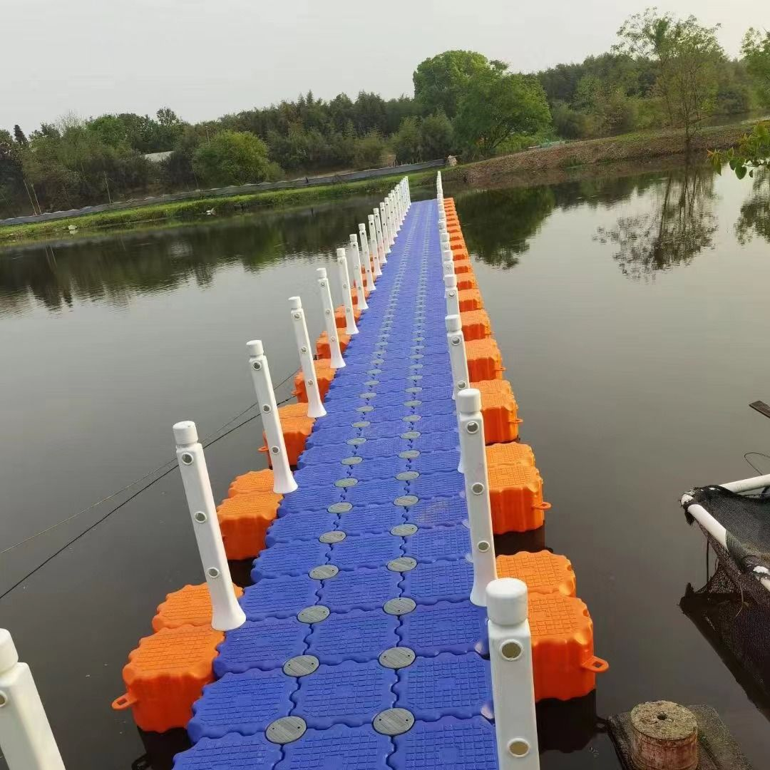 Jet ski Boat Motorboat Dock Marine Plastic Floating Pier Drive On Dock ...
