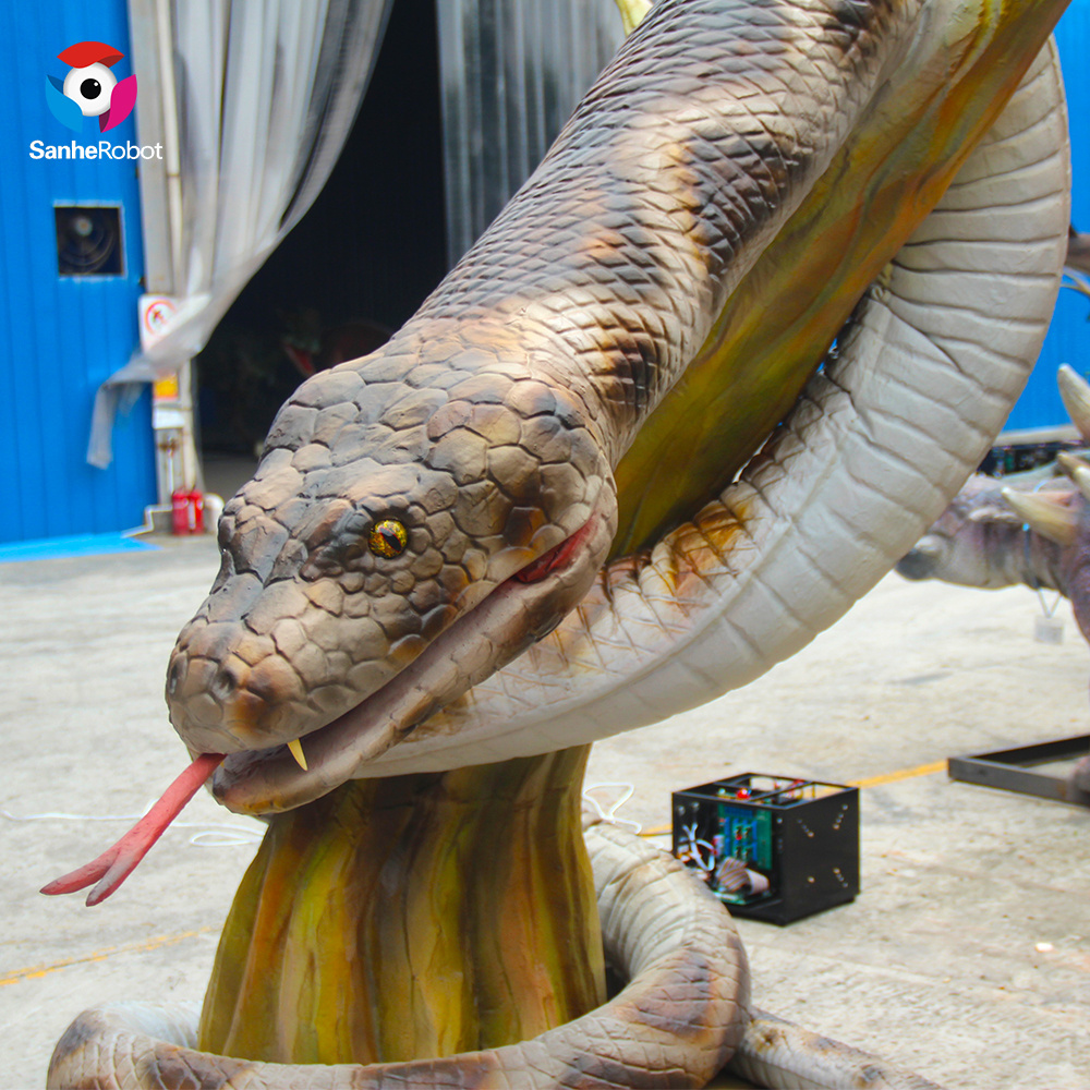 Life Size Animatronic Simulation Animal Snake Winding the Tree ...