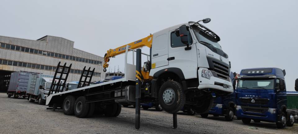 howo a7 t7 nx flatbed self loader telescopic boom truck mounted crane ...