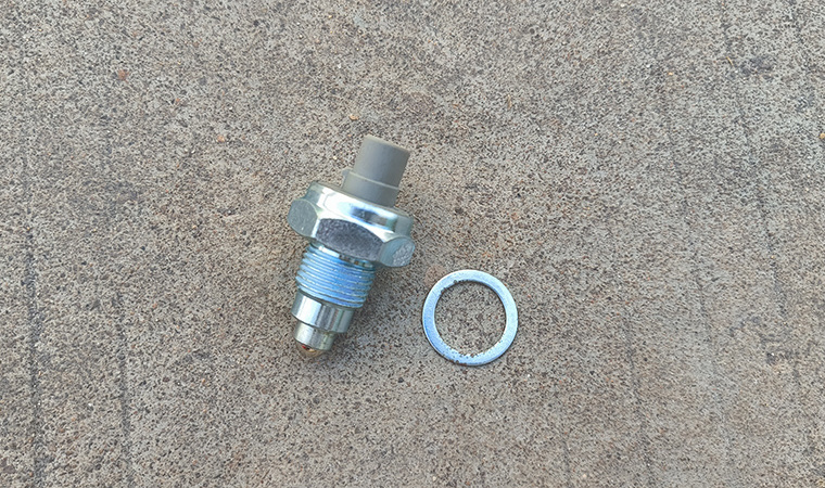 hiace reverse light switch 84210-04010 Hiace200 HIACE car parts ...