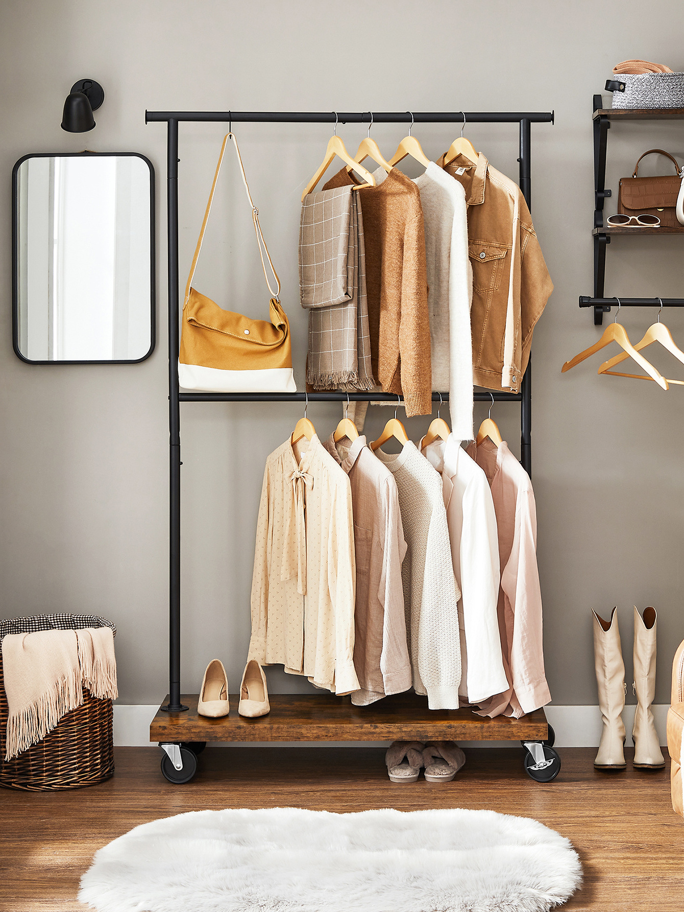 VASAGLE Industrial Style Clothes Rack on Wheels Garment Rack Expandable ...