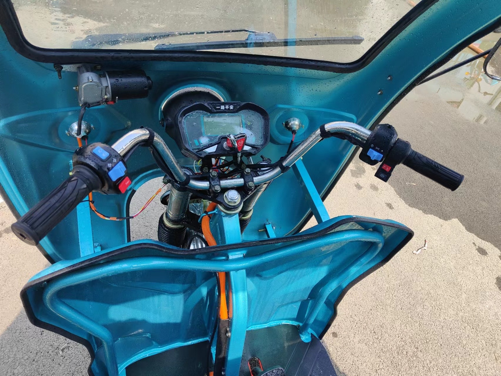 1.6m cheap electric freight tricycle 1000w electric front load freight ...