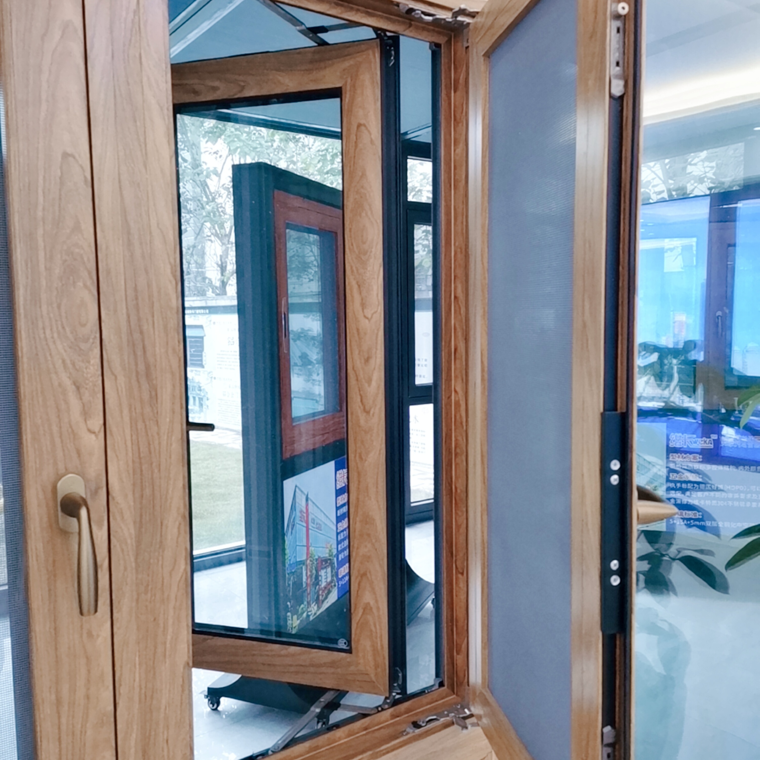 new design Glass Casement Windows safe Soundproof aluminum swing ...