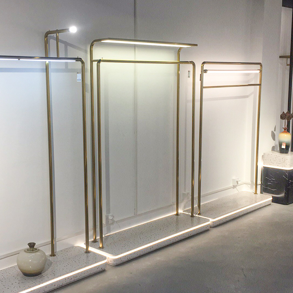 Floorstanding Store Interior Design Decoration Fittings Gold Clothing ...